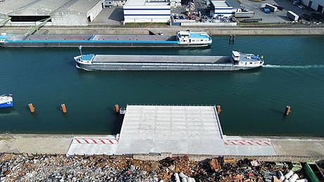 Un amoditaire du Port de Lyon construit sa propre estacade - CNR - Port ...